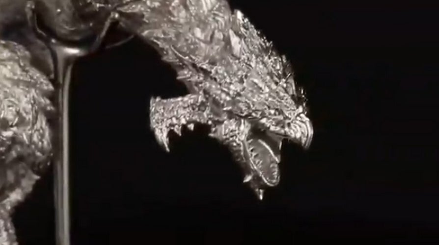 Diese beiden Skulpturen zu Monster Hunter aus Gold und Platin kosten ...