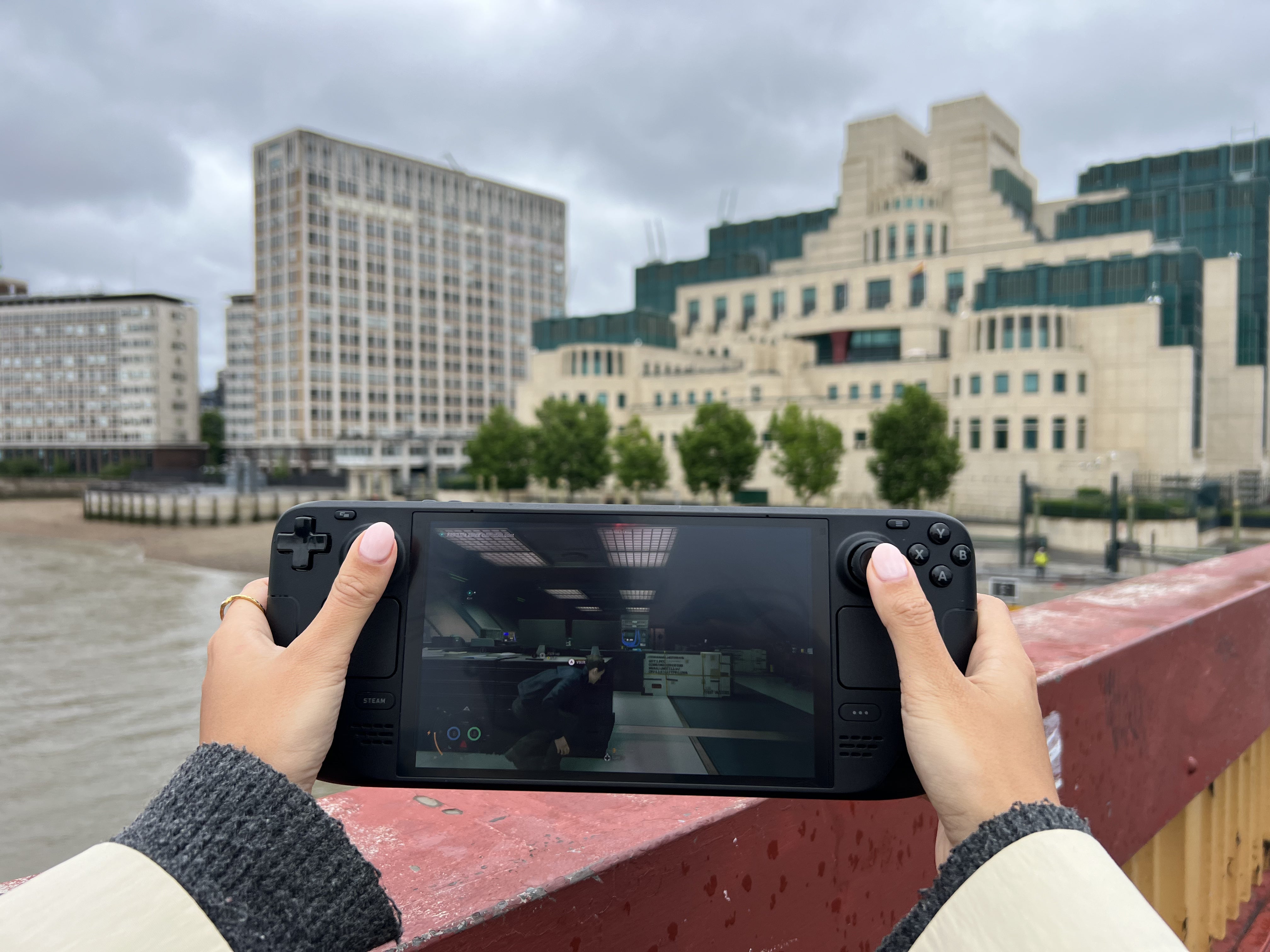 No Time To Download – Playing 007: First Light Across London with ...