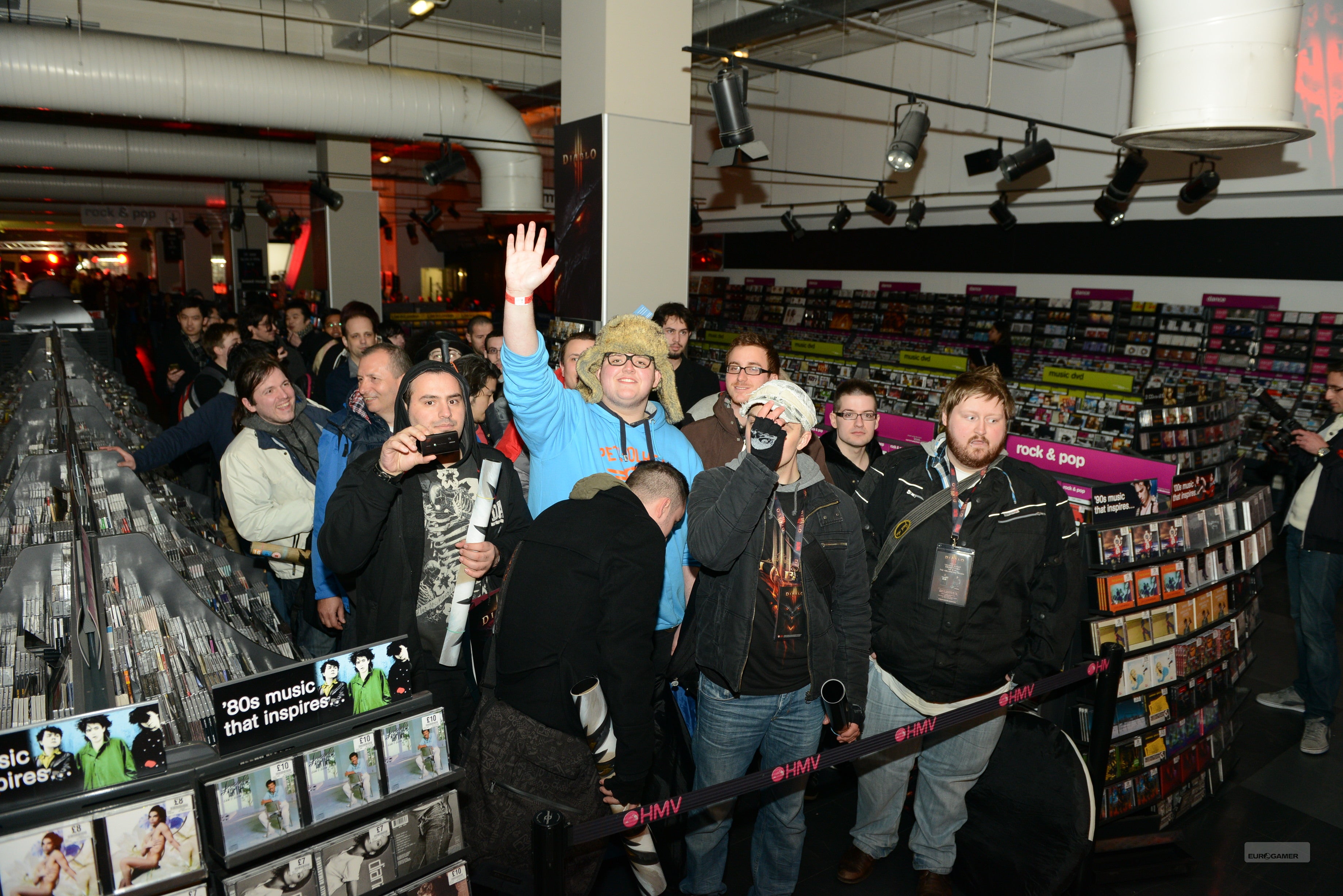 Diablo 3 had over 2 million pre-orders, 8000 midnight launches ...
