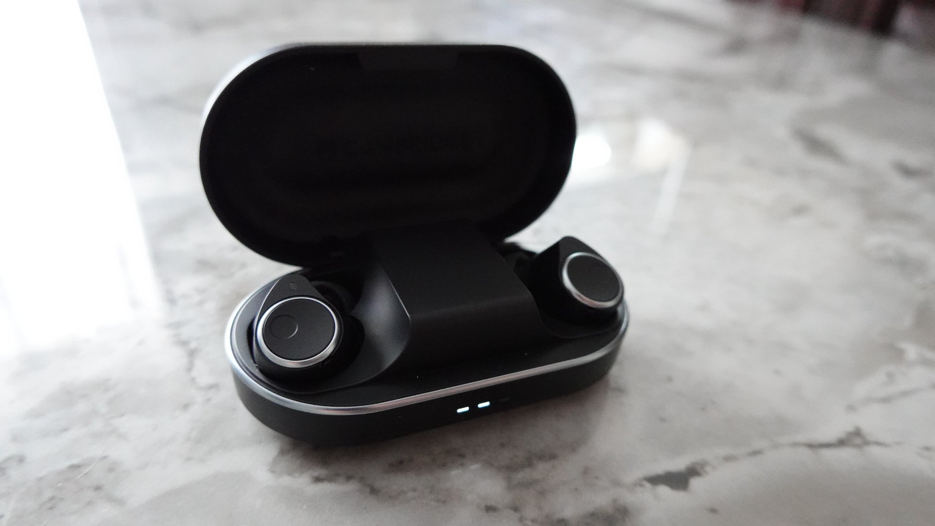 Are premium wireless earbuds all that different in 2025? | Eurogamer.net