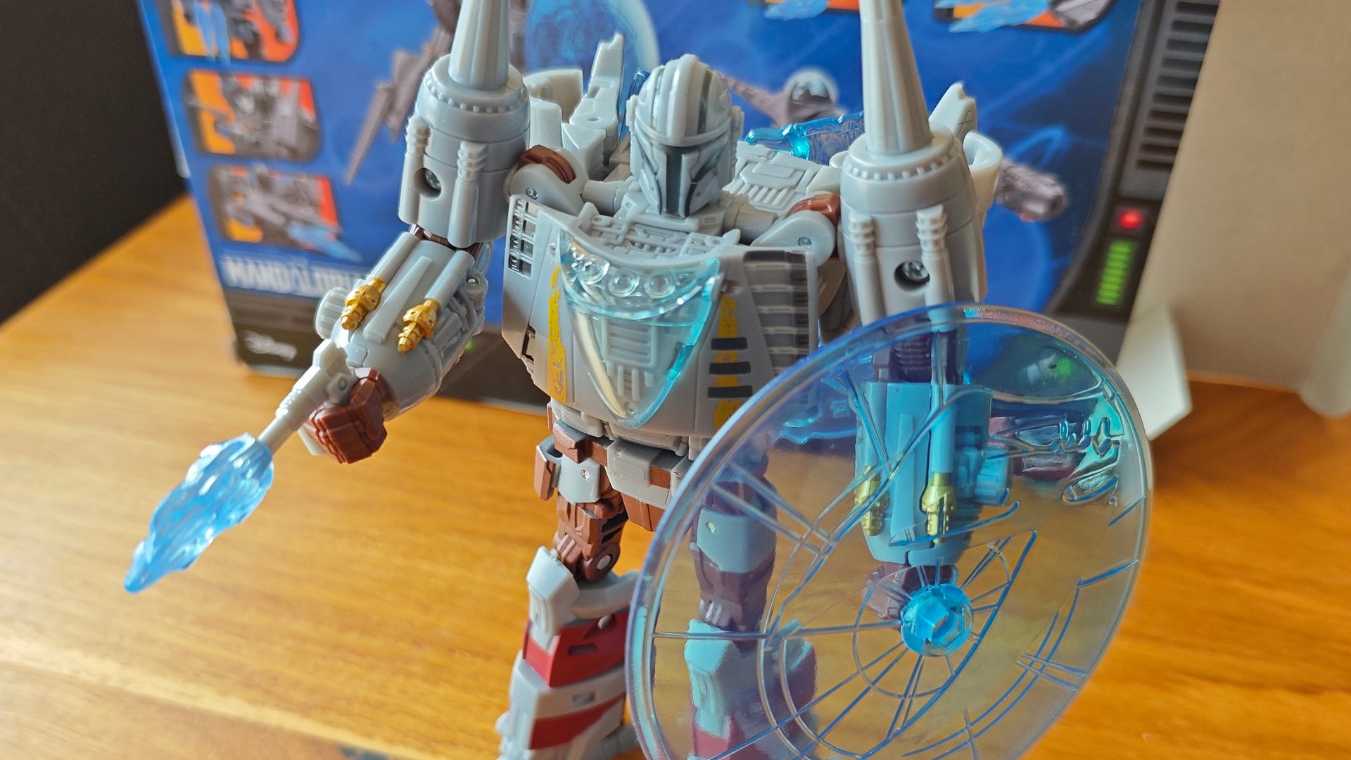 Transformers x Star Wars: Der wandelbare N-1 Starfighter im Detail ...