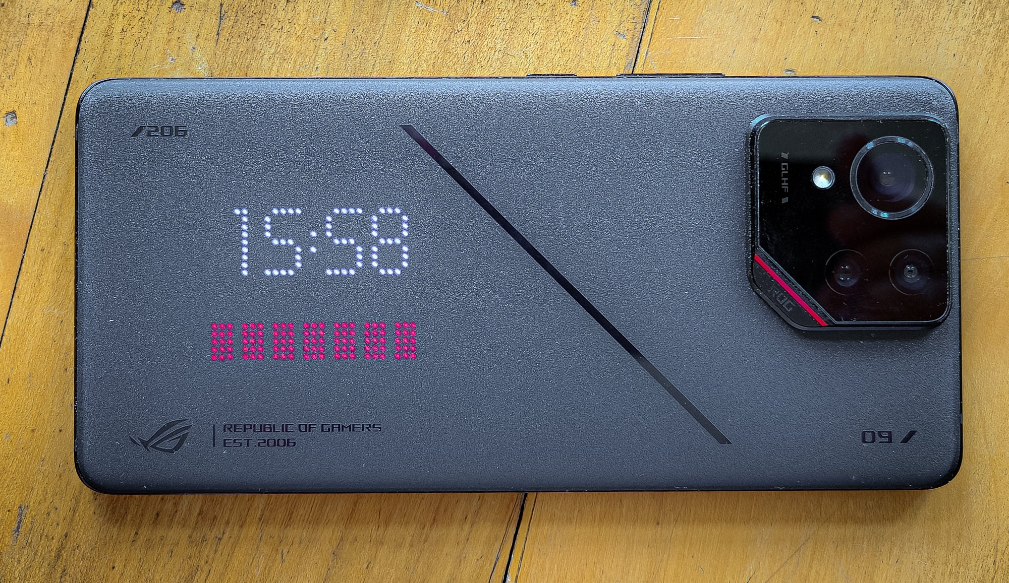 ASUS ROG 9 Gaming Phone im Test - Das beste sinnlose Feature gehört ...