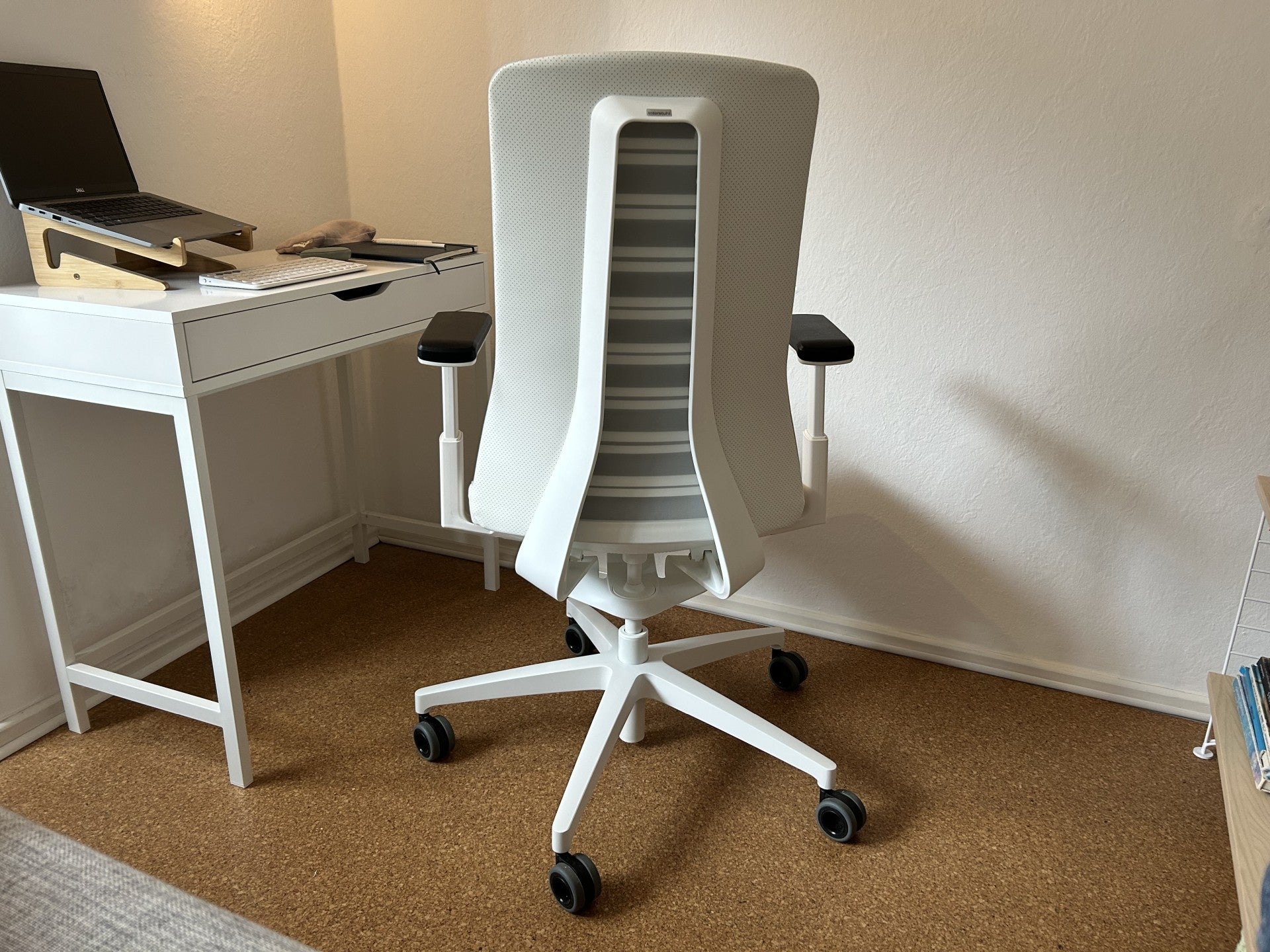 Interstuhl Pure Fashion Bürostuhl im Test: So sitzt man wohl in der ...