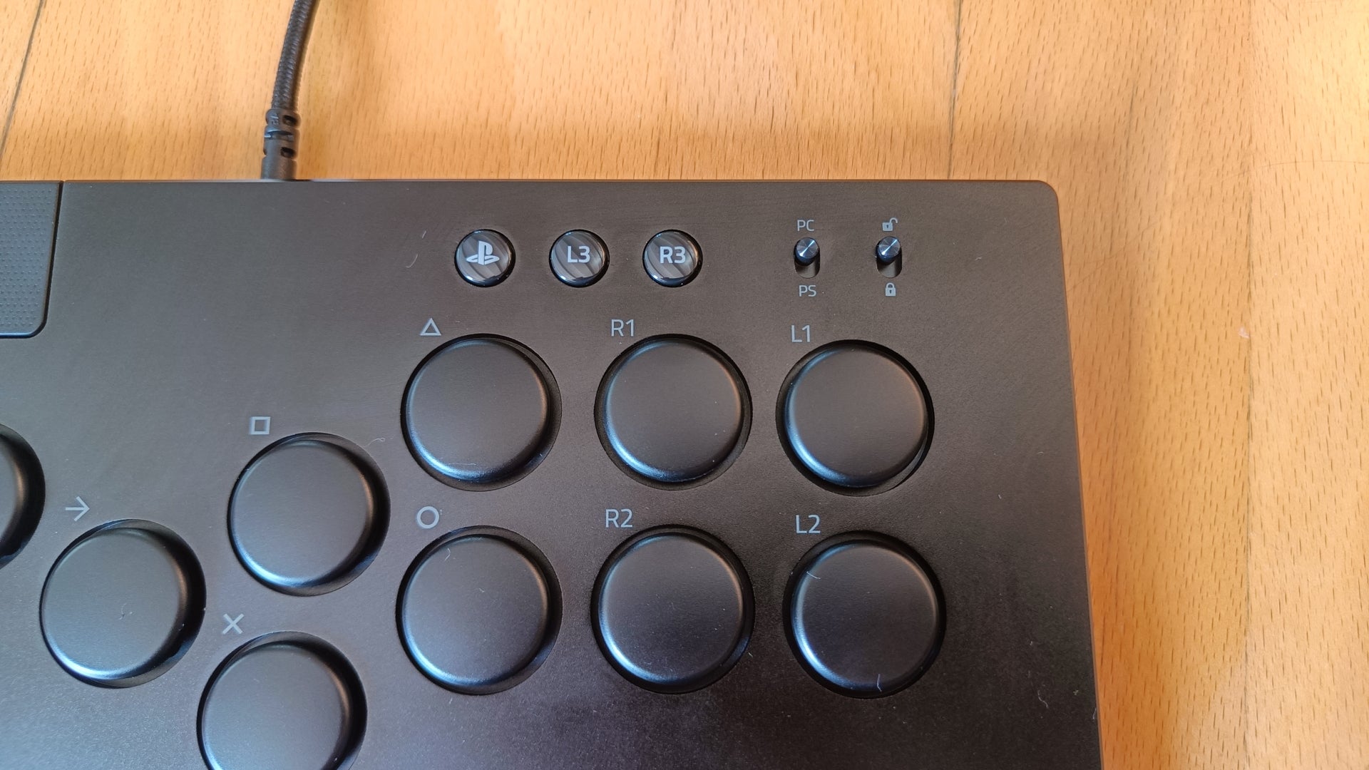 Test: Razer Kitsune und Victrix Pro FS-12 – Mehr Gefühl für Tekken 8 ...