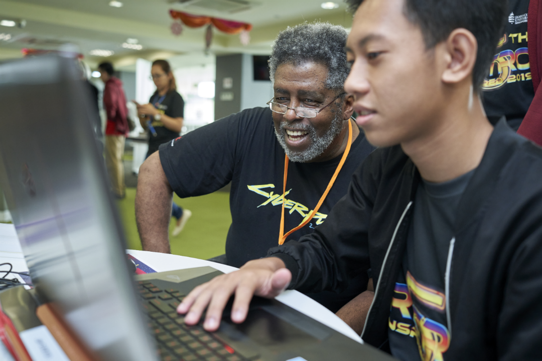 Mike Pondsmith's Instagram, Twitter & Facebook on IDCrawl