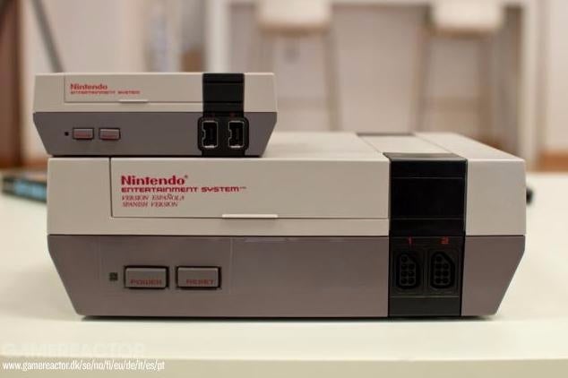A Nintendo Classic Mini NES é realmente pequena, mas quanto? | Eurogamer.pt