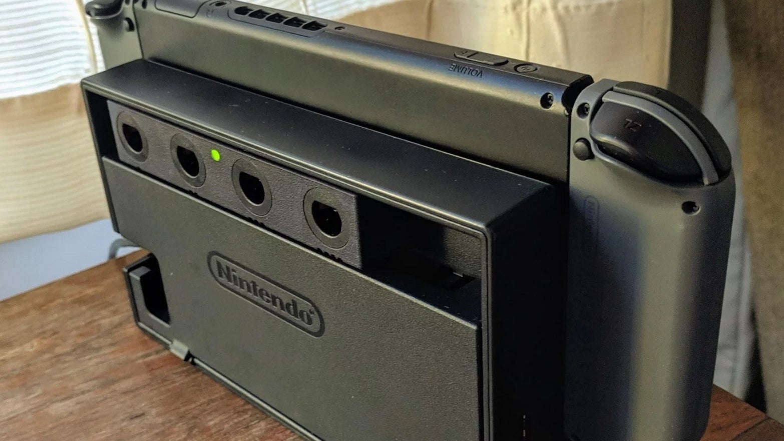 Modder bastelt ein Nintendo Switch Dock mit funktionierenden GameCube ...