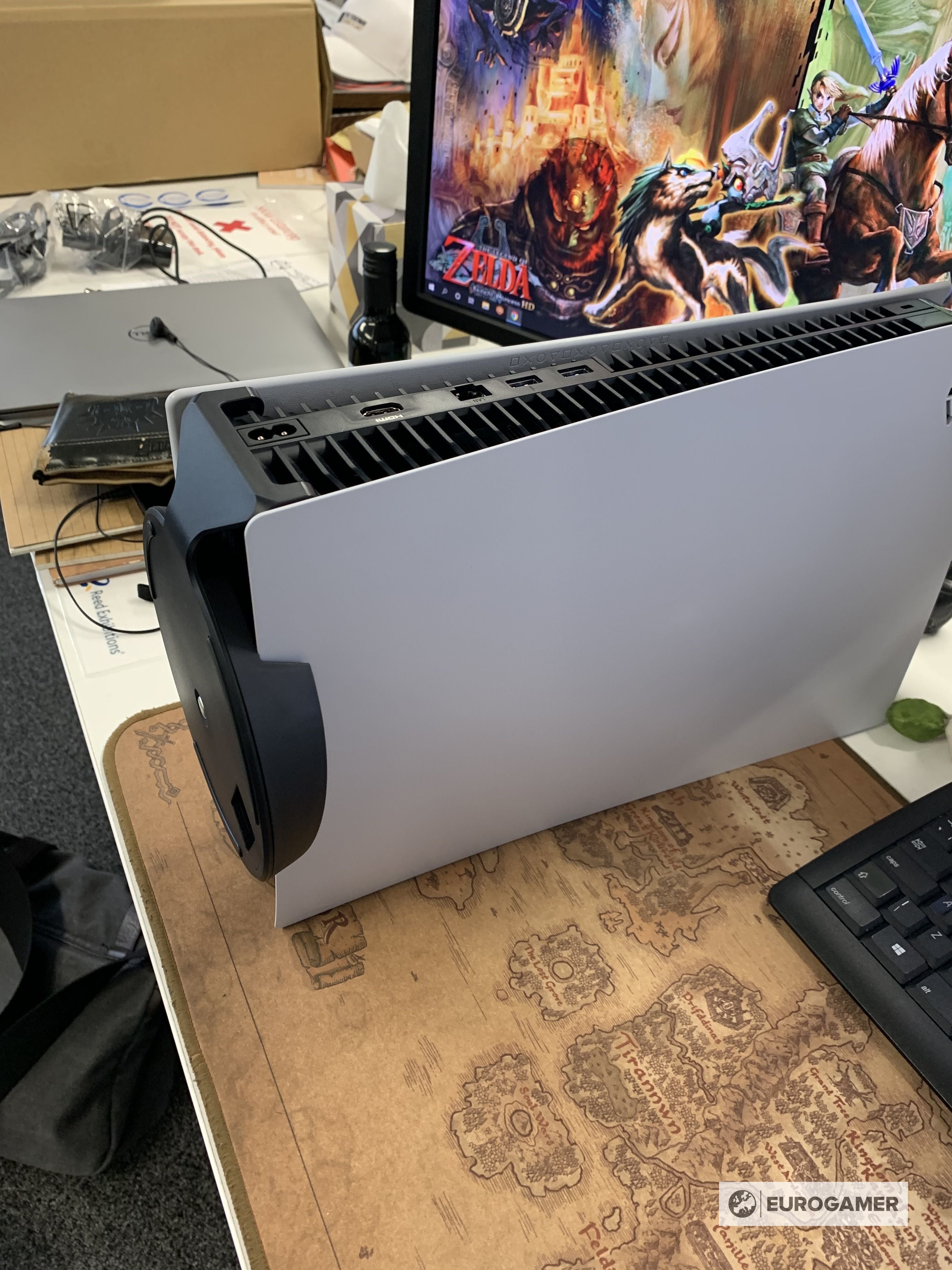 PS5 Stand positions - How to attach the stand vertically or ...