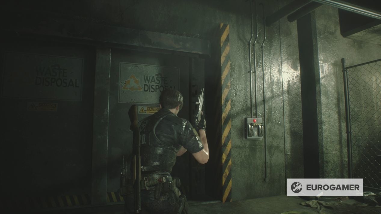 Resident Evil 2 - G Tyrant Stage 2 boss battle, use the Crane once to ...