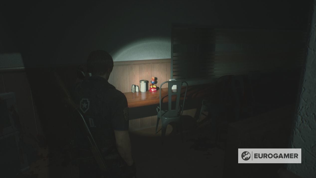 Resident Evil 2 - Exploring the Laboratory, how to upgrade Wristband ...