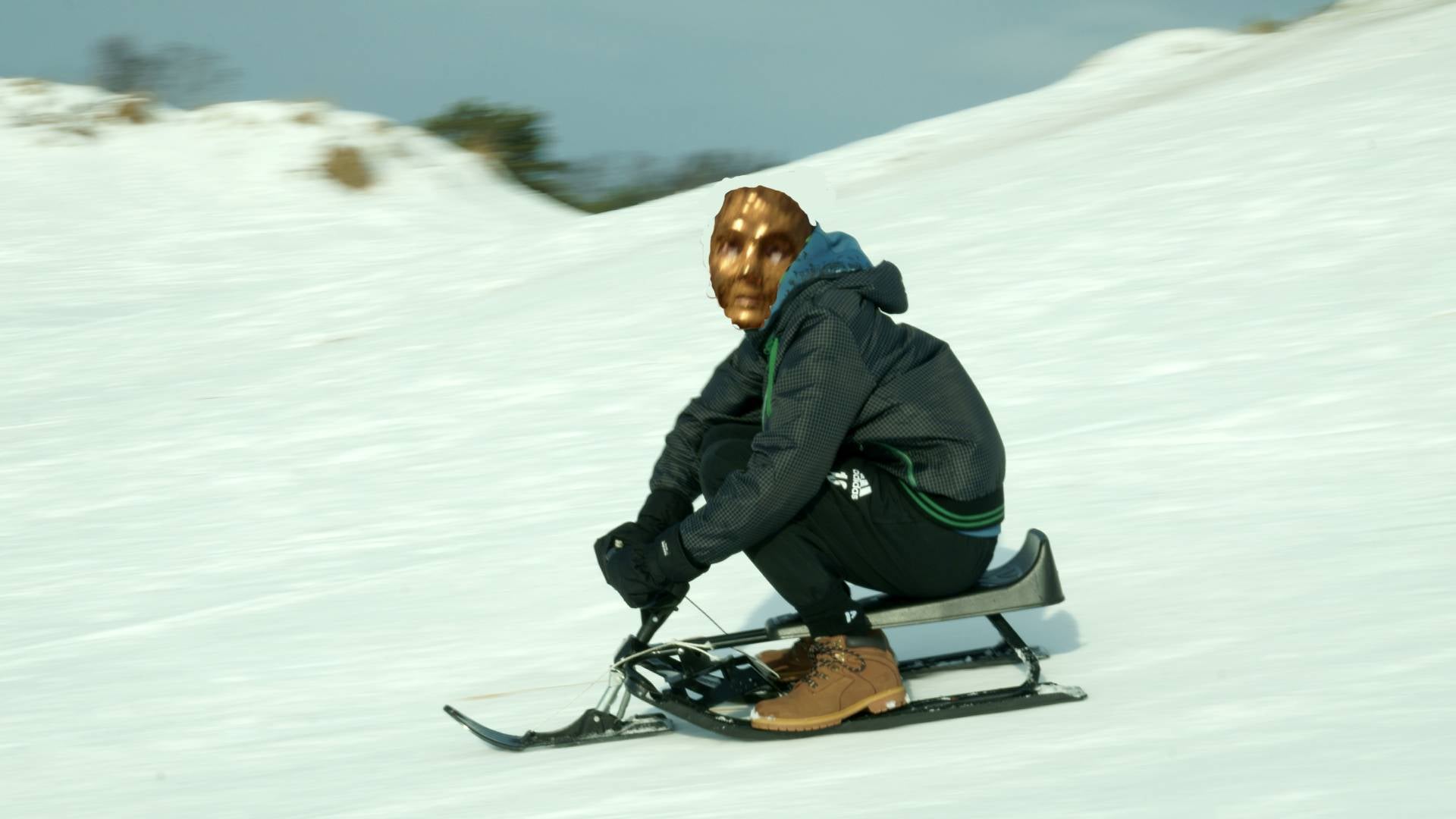 How to make a sled in Sons of the Forest | VG247