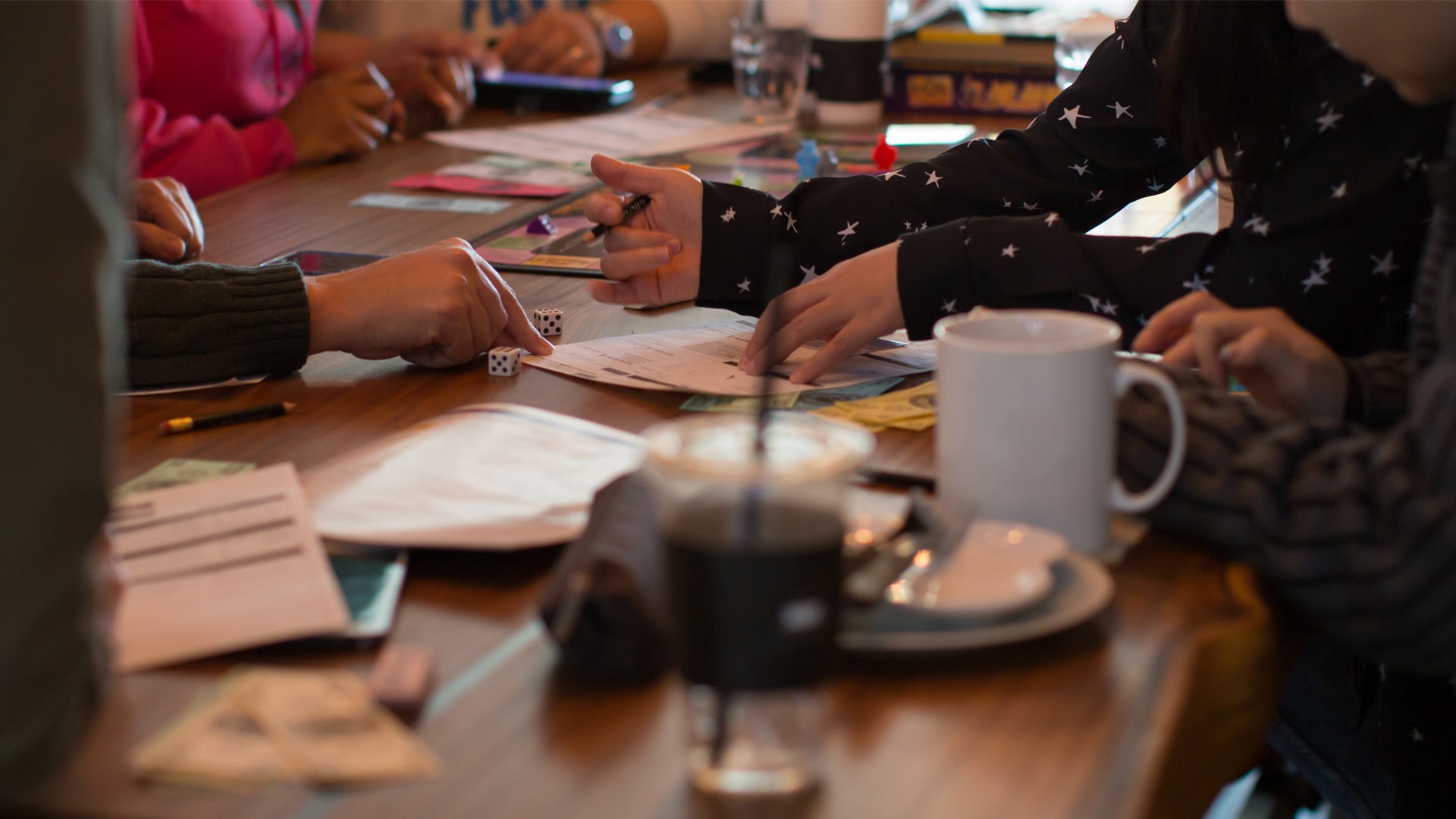 How to teach board games to new players | Dicebreaker