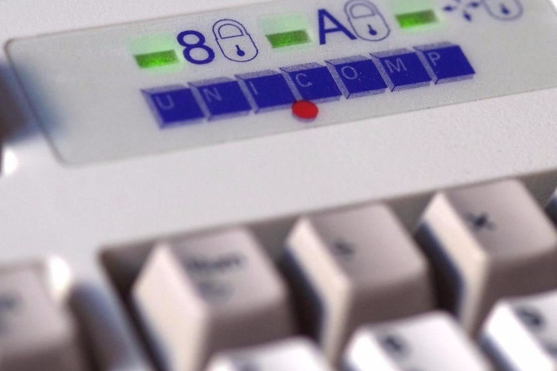 Unicomp Buckling Spring Ultra Classic White (Model M) Keyboard - Test ...